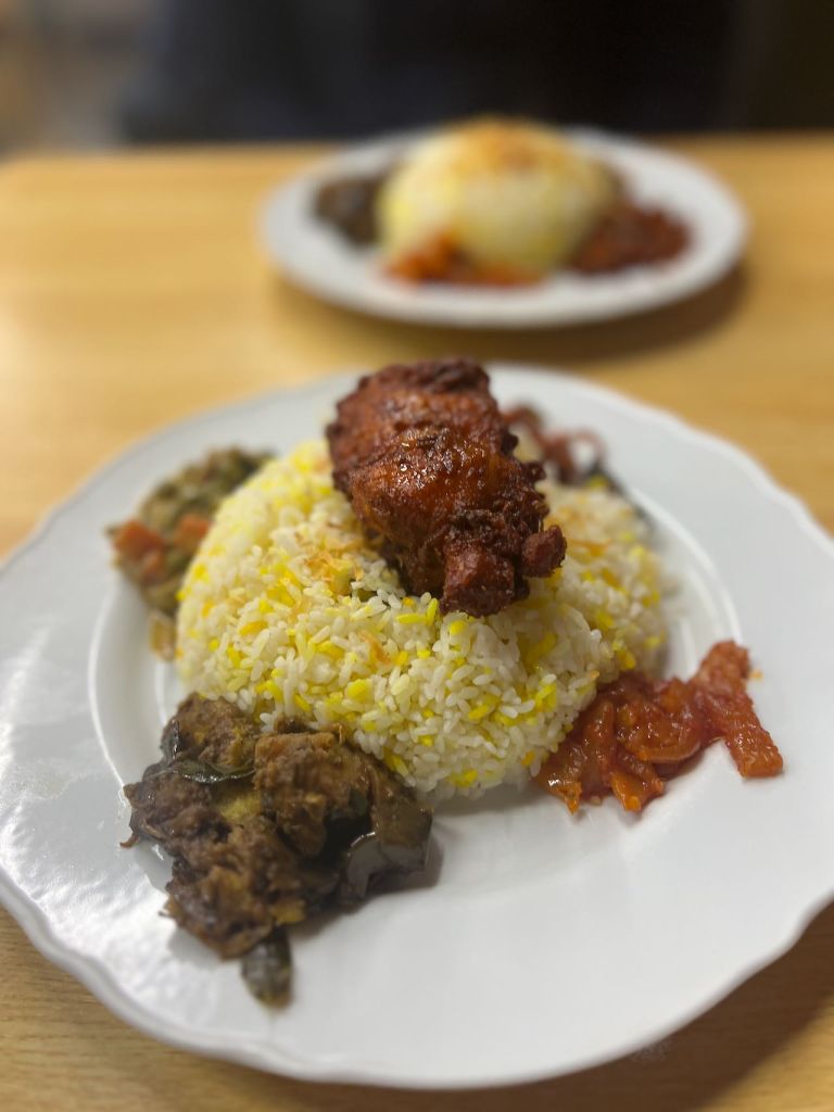 スリランカ系ベーカリー＋食材店＋レストラン「AYSHA KITCHEN RESTURANT ＆ BAKEHOUSE」｜神奈川・綾瀬 ...